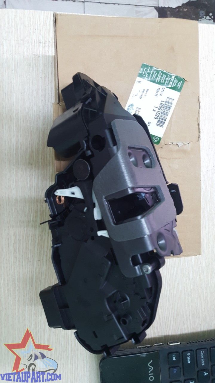 Bơm nhiên liệu Jaguar - C2Z23192